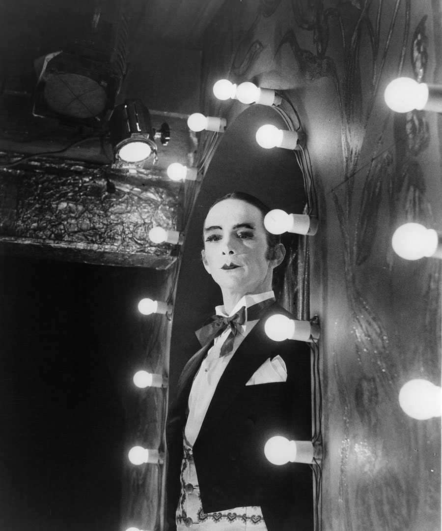 Face Time With Jonathan Yeo - DuJour